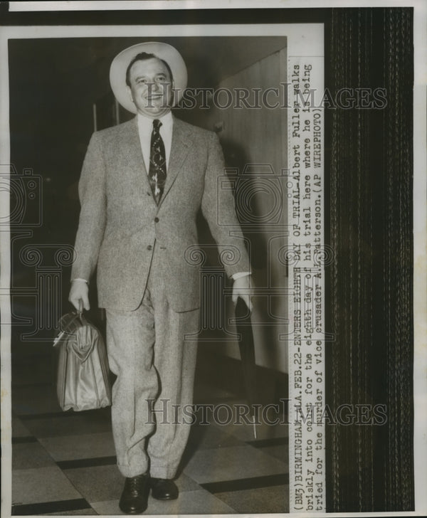 1955 Albert Fuller enters court, Birmingham, Alabama - Historic Images