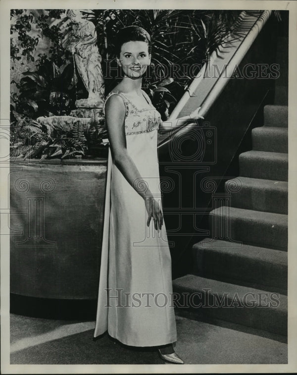1967 Press Photo Linda Folsom, Miss Alabama 1965 at dinner - abna13660 ...