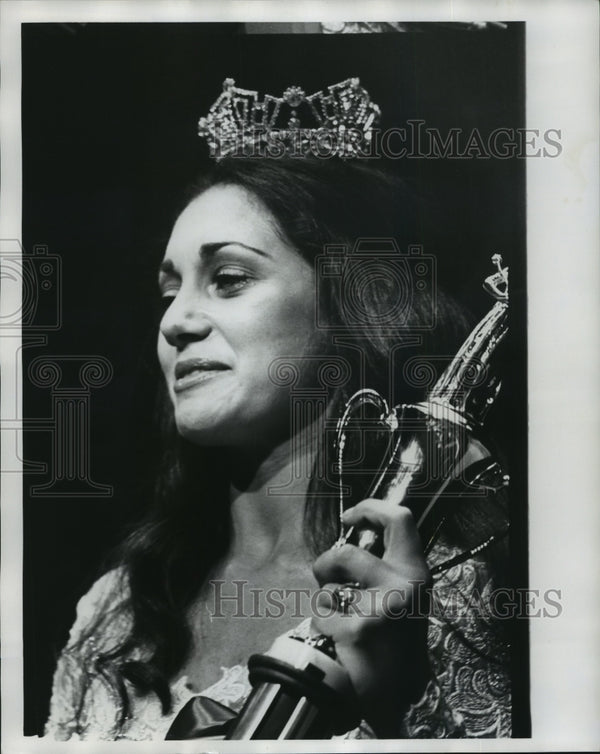 1977, Julie Houston, Miss Alabama 1977, with crown and trophy ...