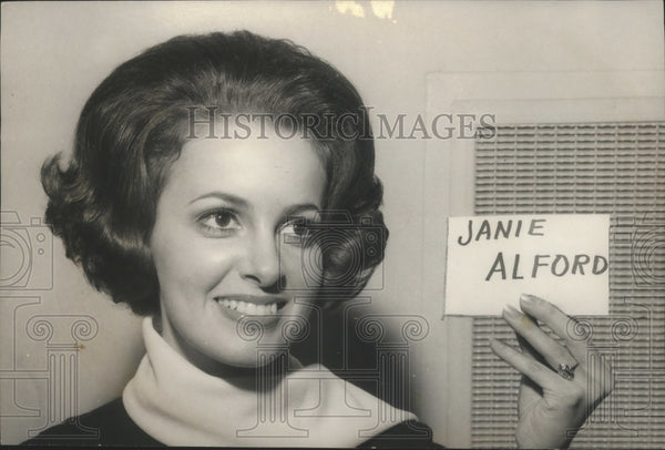 1969, Miss Alabama, Ann Fowler holding up Janie Alford Card - Historic ...