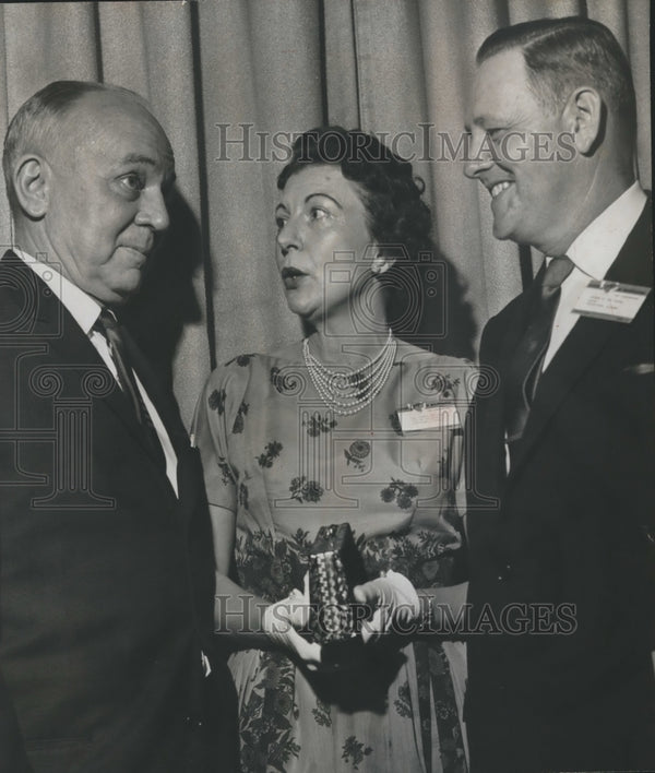 1961 Press Photo Albert Rains, Tuscaloosa Mayor and Mrs. George Van Ta ...