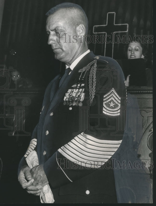 1965 Press Photo Alabama Sergeant Major William O. Wooldridge in Praye ...