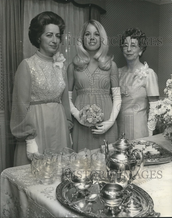 1971 Poinsettia debutante Kathy Booker, presented at tea, Alabama ...