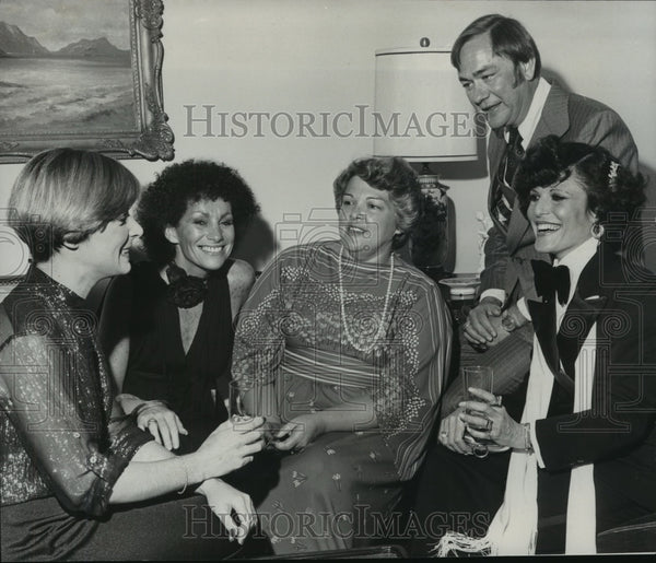 1977, Barbara Fields, Harriet, Becky and Carvel Woodall, Joy at Event ...