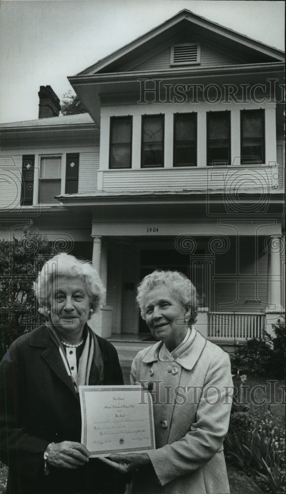 1974 Mrs. Julian B. Tutwiler with Mrs. Munn with Environmental Award ...