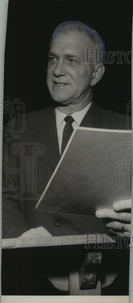 1969 Press Photo Dr. Raymond Christian, Superintendent of Birmingham s ...