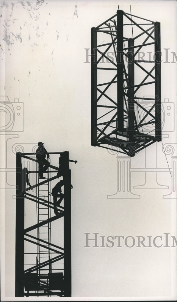 1987, Birmingham, Alabama Buidings: Harbert-Amsouth Building Crane ...