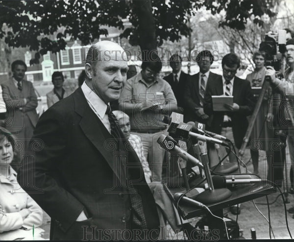 1982 Press Photo University of Alabama- Dr. Tom Bartlett, Dr. Volker ...
