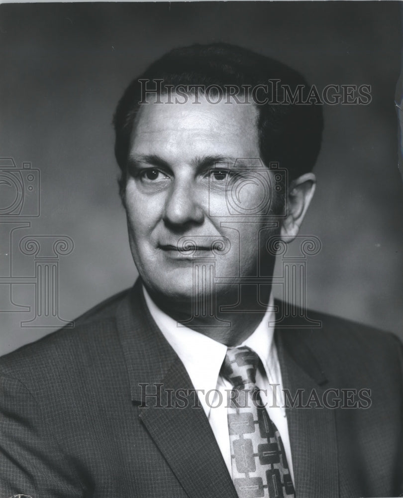 1972 Press Photo C Ray Guidry Of Standard Oil Company Abna30606 1972-press-photo-c-ray-guidry-of-standard-oil-company-abna30606