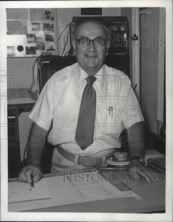 1976 Professor Fred Kummer, head of the department of AG engineering ...