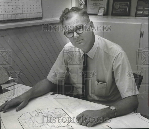 1965 Press Photo Phil Granger, Principal of Geneva High School, Hartfo ...