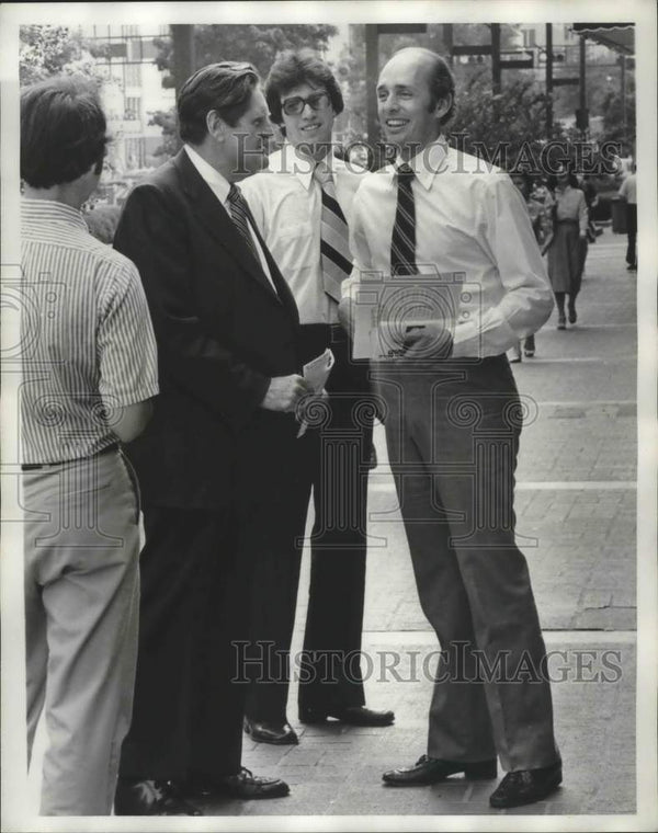 1978 Press Photo Candidates Heflin and McMillan meet on 20th street in ...