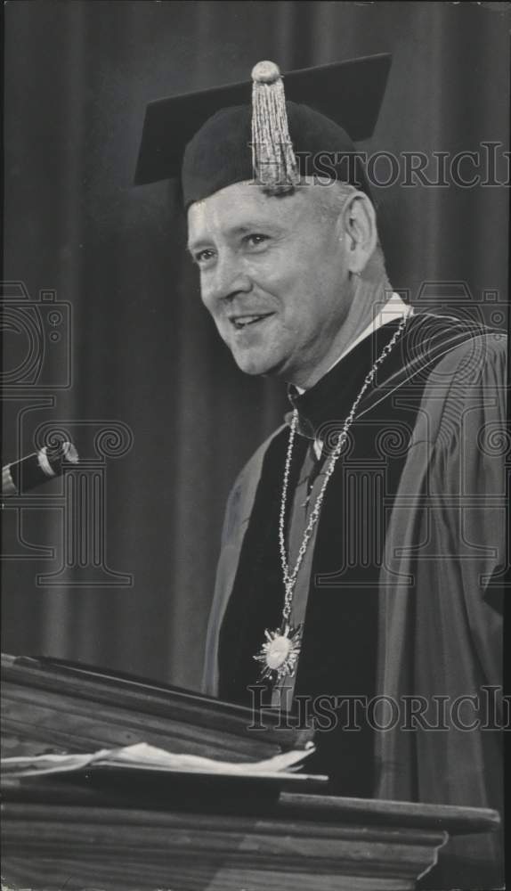 1966 Press Photo Dr. Harry M. Philpott, President of Auburn University ...
