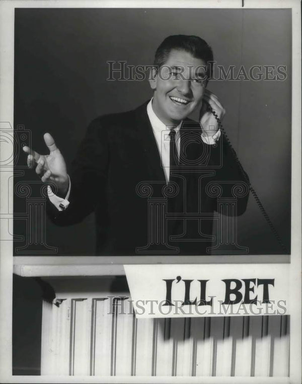 1965 Press Photo Jack Narz, television host, on game show set - abna38 ...