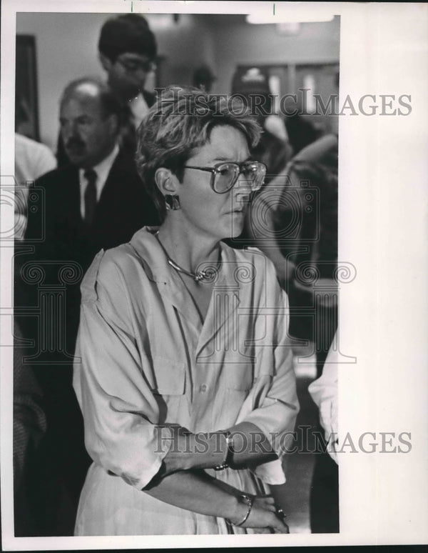 1987 Press Photo Judith Thompson before meeting at Birmingham Turf Clu ...