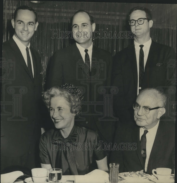 1963 Press Photo Employees of Pizitz Department Store were honored at ...