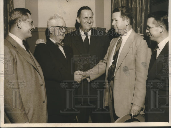 1954 Press Photo James B. Allen, candidate for governor and other part ...