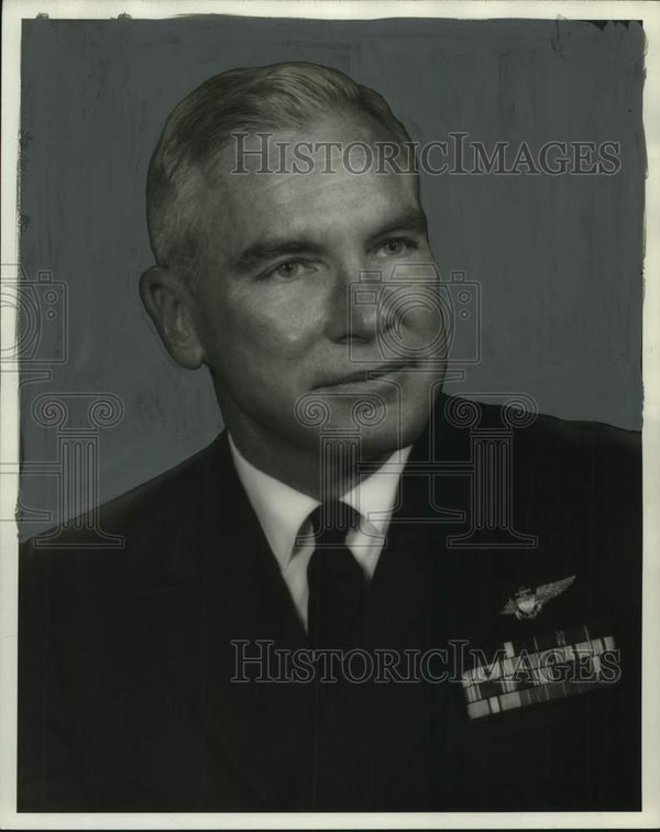 1967 Press Photo Vice administrator Noel Gayler Gaylor in U.S. Navy un ...