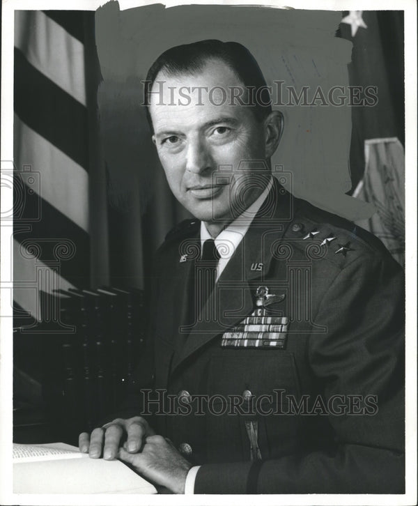 1966 Press Photo Lieutenant General John Carpenter, U.S. Army - abno02 ...