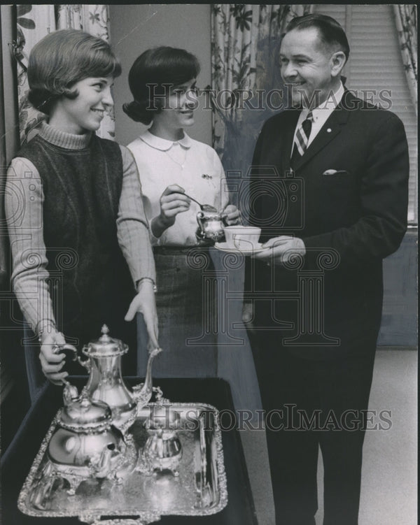 1966 Press Photo Bingham Graves, Susan Litwiller and Other at Samford ...