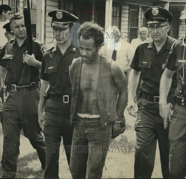 1971, Holdout Ends for Isaac Sager in Shooting of Detective - Historic ...
