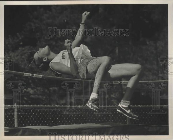 Press Photo High Jump Competitor Helen Bloom Of The Magic City Track C ...