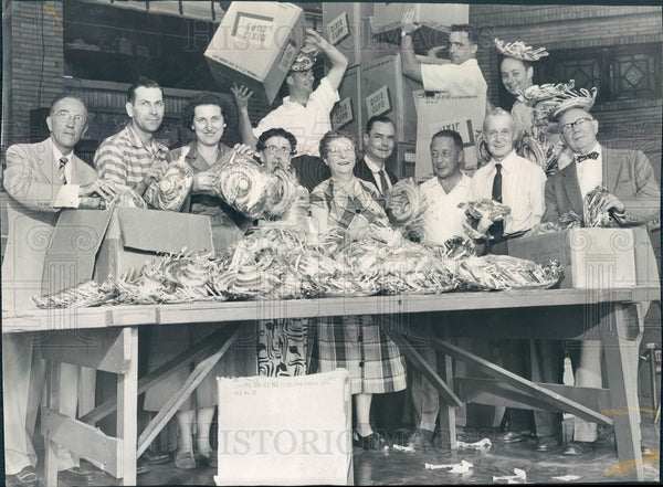 1957 Chicago, Illinois Orphans Automobile Day Association Volunteers P ...