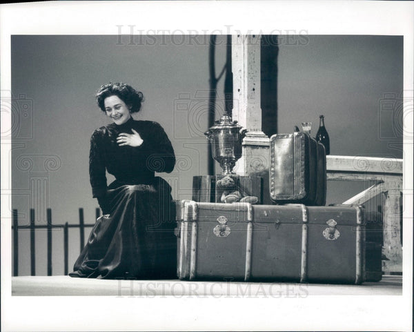 1995 Actress Jenny Bacon in Three Sisters Press Photo - Historic Images