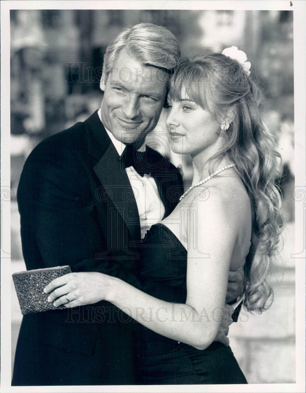 1989 American Hollywood Actors Perry King/Chynna Phillips in Roxanne P ...
