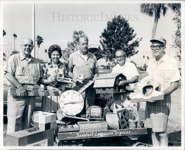 1975 Sun City Center, FL Sawdust Engineers James Remley Press Photo ...