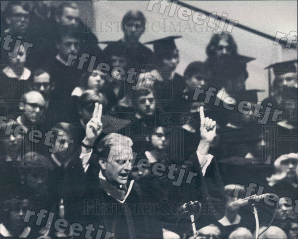 1970 Evangelist Dr Billy Graham at Wheaton College Graduation Press Ph ...
