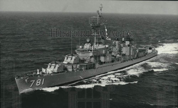 1964 Press Photo U.S. Navy Ship USS Huntington at sea - amrx00388 ...