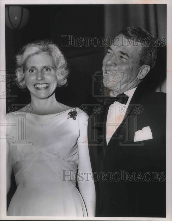 1964 Press Photo Mr. and Mrs. Kenyon C. Bolton - Historic Images