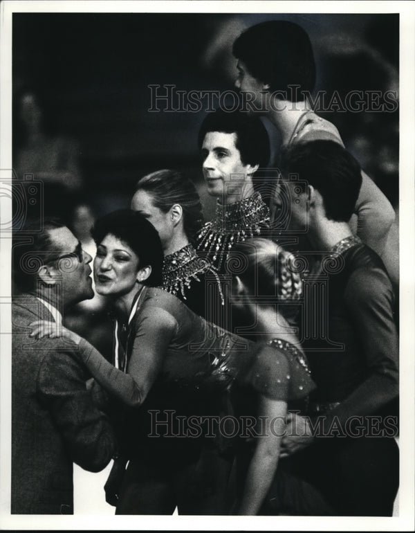1983 Press Photo Kitty Carruthers Pair Ice Skater Gets Victory Kiss ...