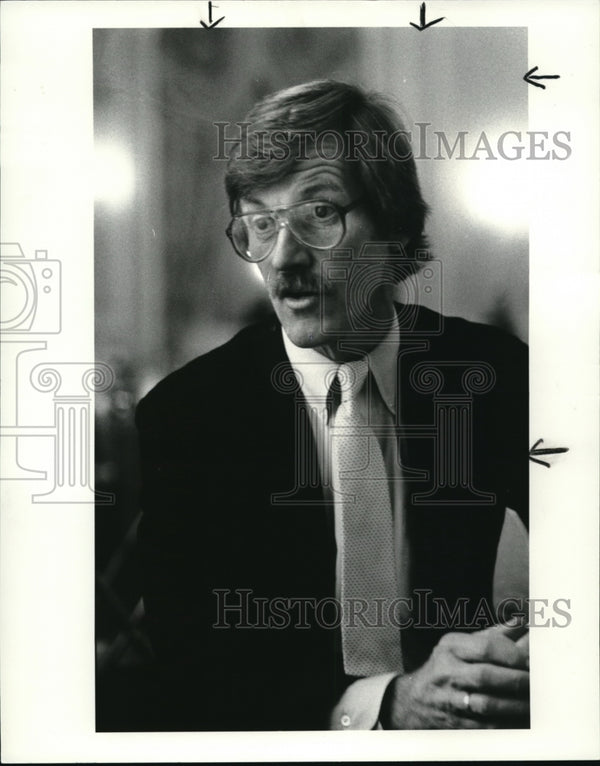 1984 Press Photo James Gibbons Jr., president Consumers United Group ...