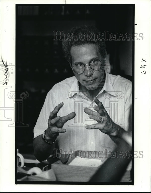 1991 Press Photo Bruce Elfvin discusses his tenure as assistant chief ...