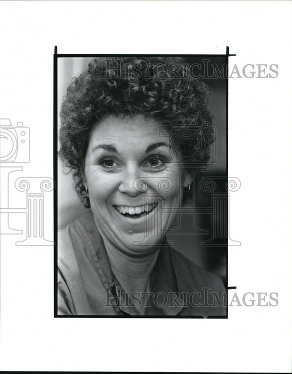 1988 Press Photo Barbara Galvin Trapped ion her toll booth on Ohio tur ...