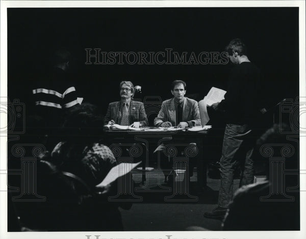 1992 Press Photo David Osman, radio performer and director, auditions ...