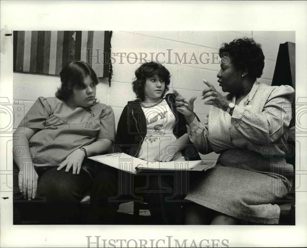 1984 Press Photo Cleveland Mental Development Center, Class for retard ...