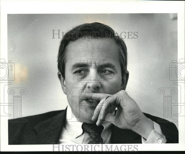 1957 Press Photo David H. Gunning Head of Corporate Law for Jones Day ...