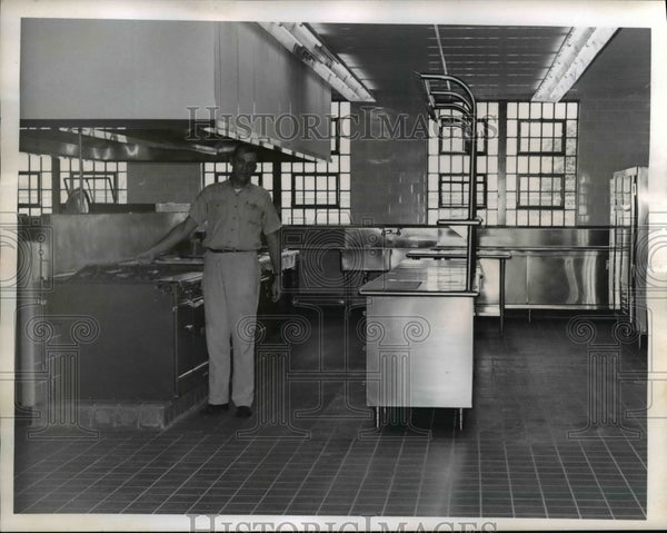1965 Press Photo Cook Robert Padget - Historic Images