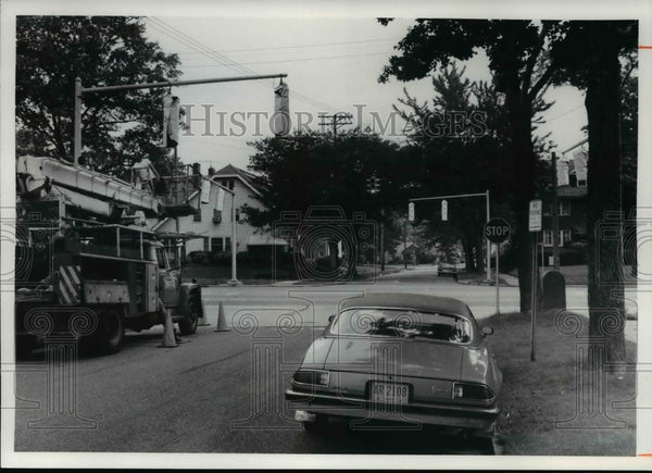 1976 Press Photo Traffic lights in Lakewood Ohio - Historic Images