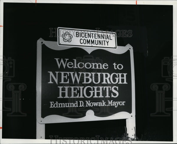 1976 Press Photo Newburgh Heights welcome signage-Ohio - cvb11629 ...