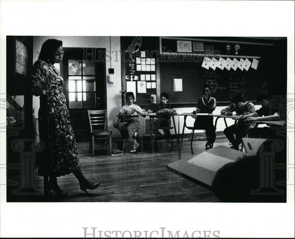 1991 Press Photo Guidance Counselor Marion Townsend at AB Hart Interme ...