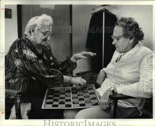1980 Press Photo Evelyn Masek and Ann Vanek, "Age and Aged" - cvb25898 ...