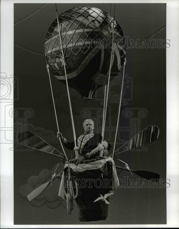1992 Press Photo Scene from H.M.S. Pinafore play-Douglas Chamberlain ...