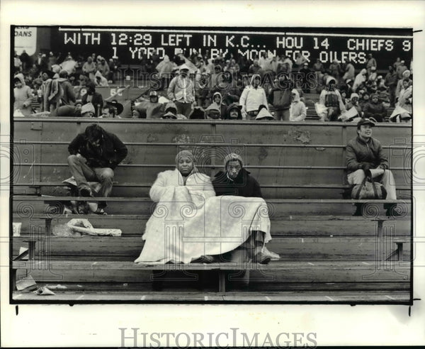 1984 Press PhotoSally William & Bill Fowler Jr., hung around to see th ...