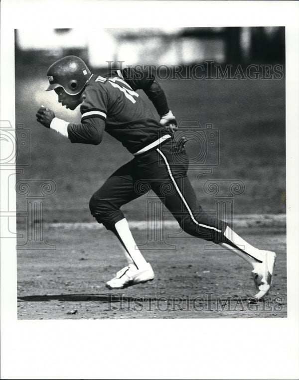 1989 Press Photo Kenneth Thompson, On the Bases - cvb43675 - Historic ...