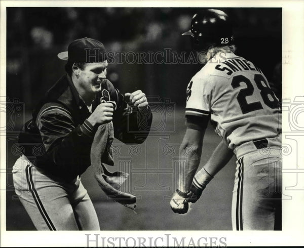 1988 Press Photo Greg Swindell who pitched a 2 hit game and Cory Snyde ...