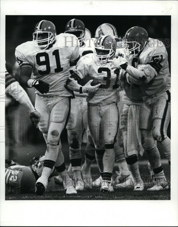 1986 Press Photo Frank Minniefield and football teammates - cvb50927 ...